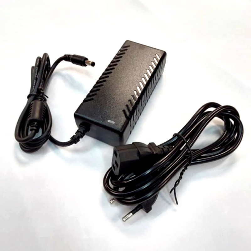 Alimentation 12V 5A, Transformateur AC 100V-240V à DC 12 Volt 60W avec ...